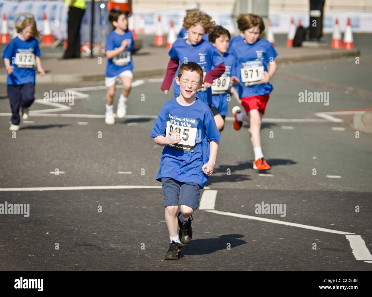 Boys taking part in a mini marathon (1 mile) Brighton Stock Photo - Alamy