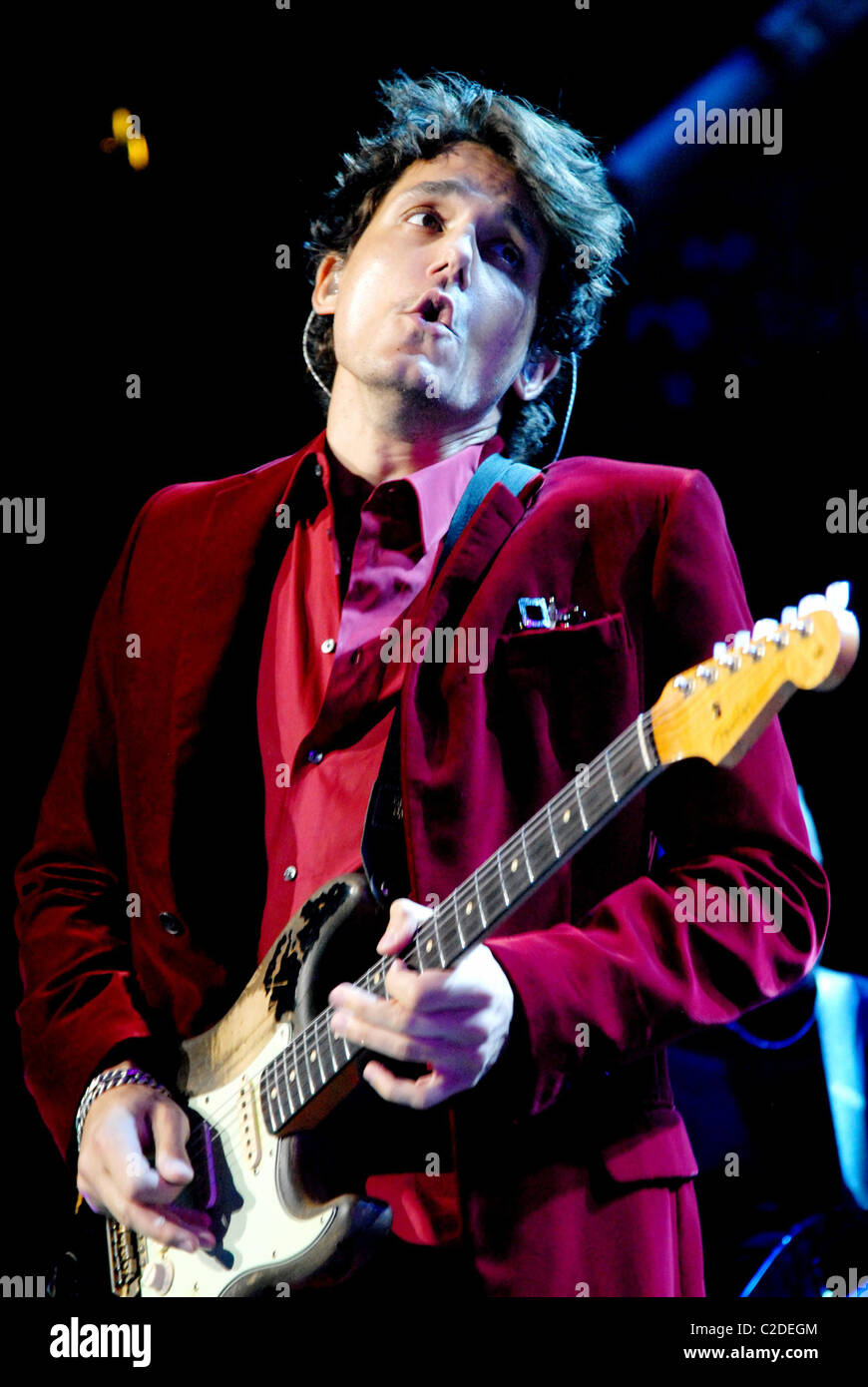 John Mayer performing songs from his new album, 'Continuum,' at The ...