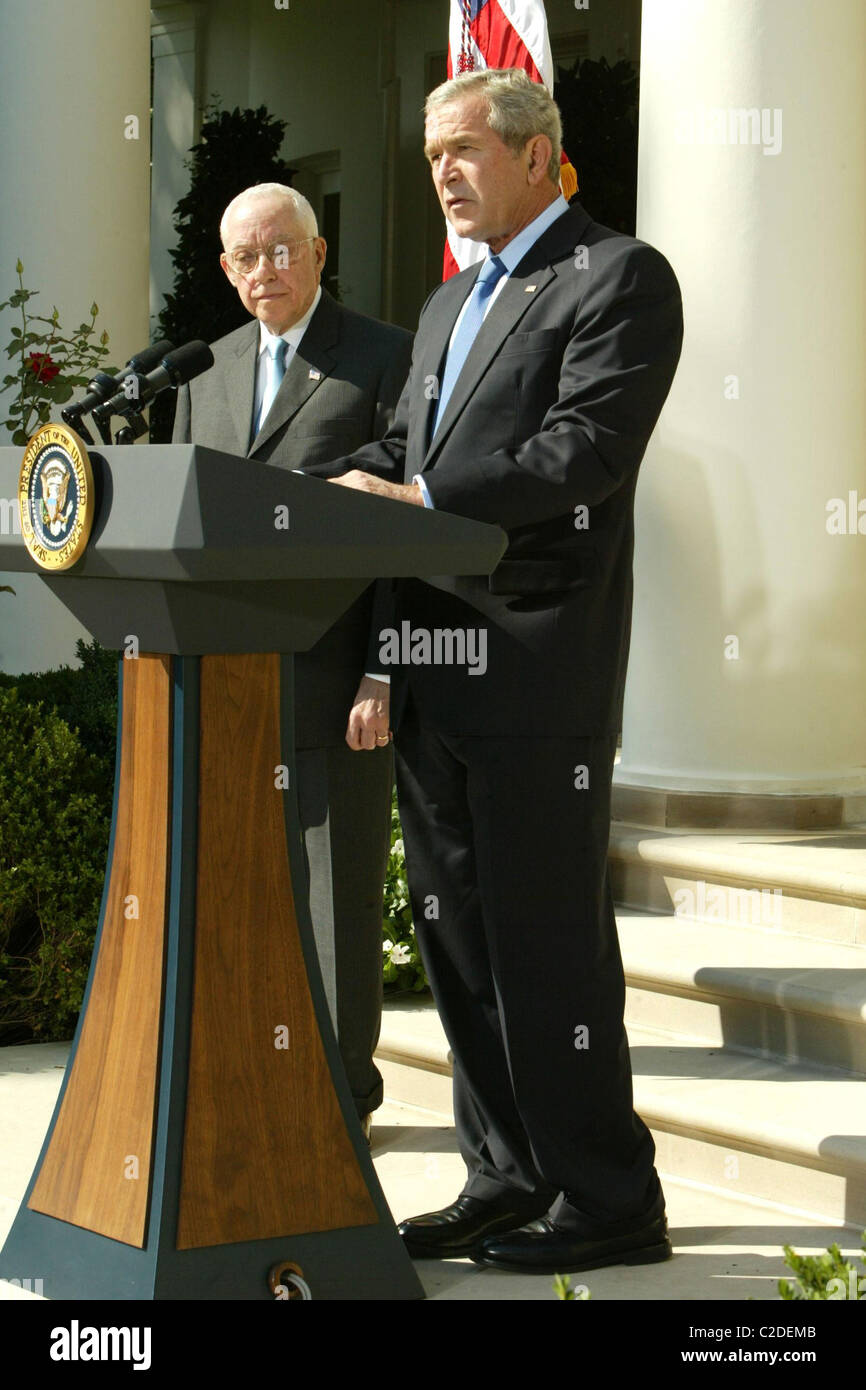 Judge Michael Mukasey and President George W Bush US President George W ...