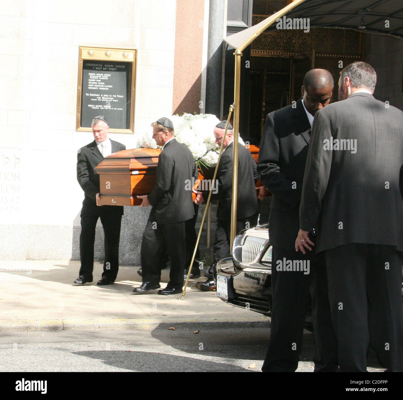 Carol Anne Gotbaum died in an Arizona Airport enroute to an alcohol ...