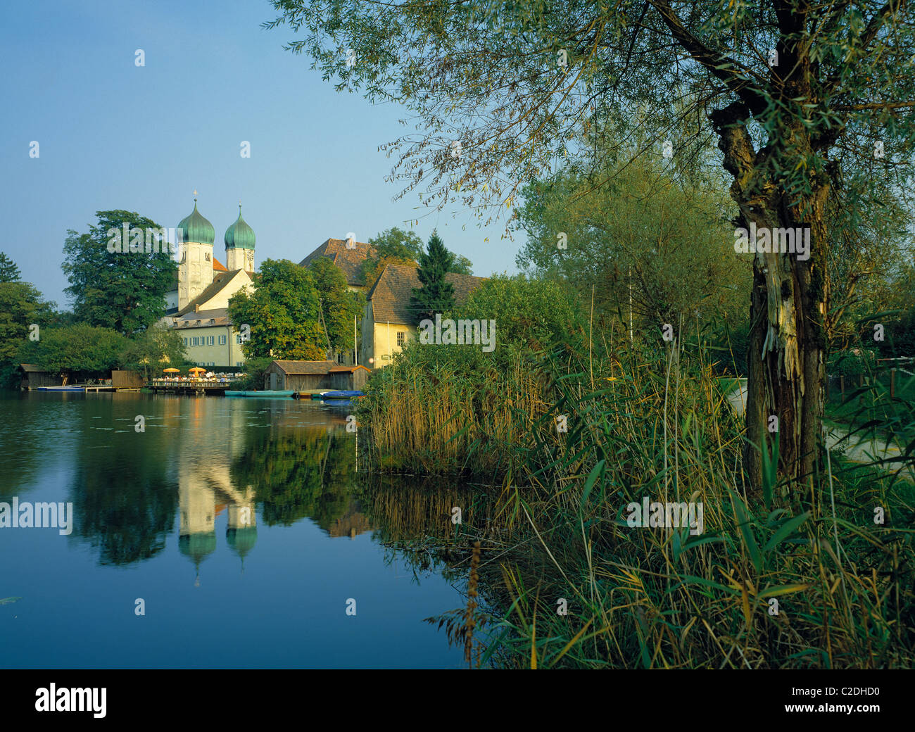 Benediktinerkloster und Schloss Seeon in Seeon-Seebruck, Chiemgau ...