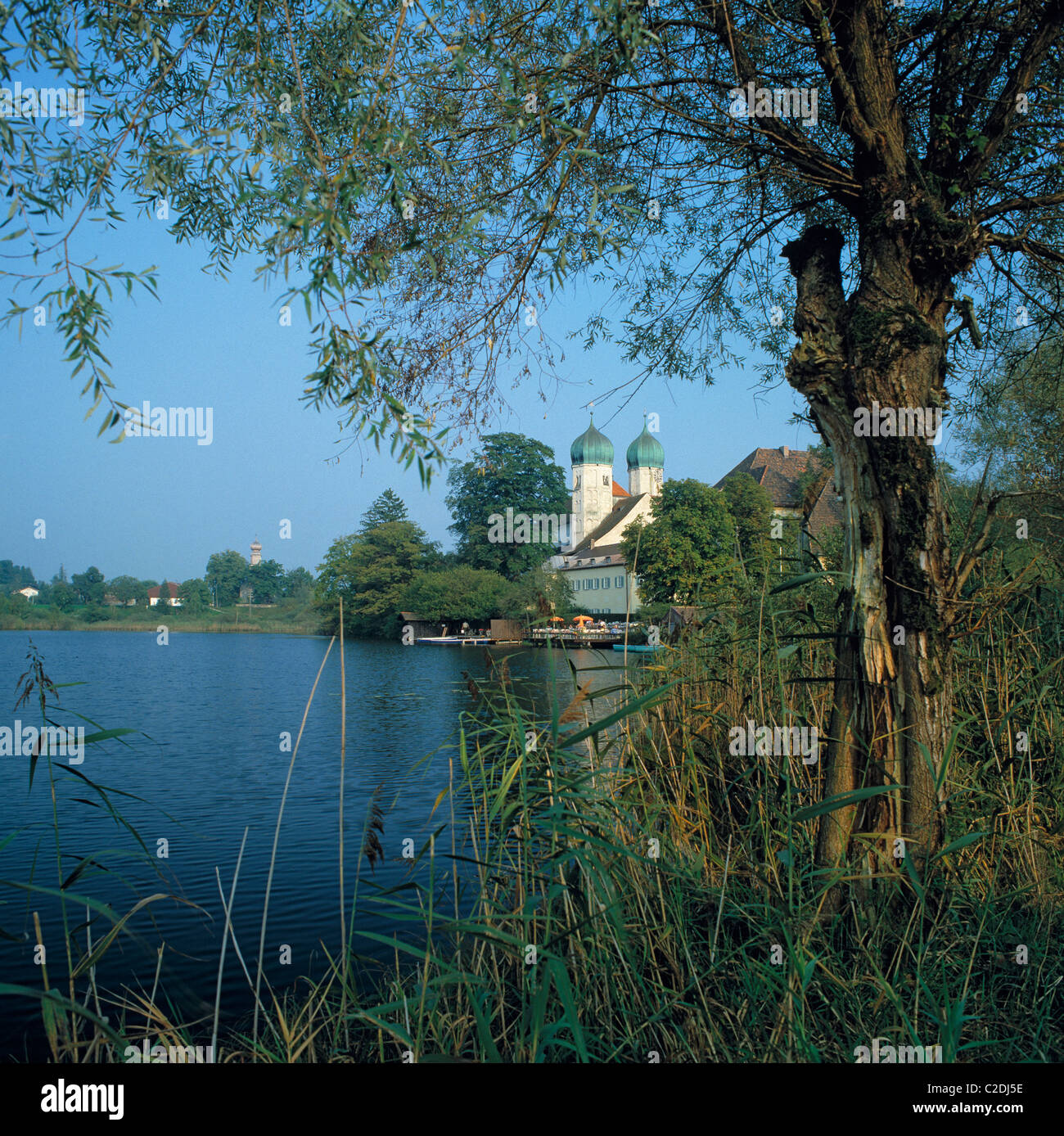 Benediktinerkloster und Schloss Seeon in Seeon-Seebruck, Chiemgau ...