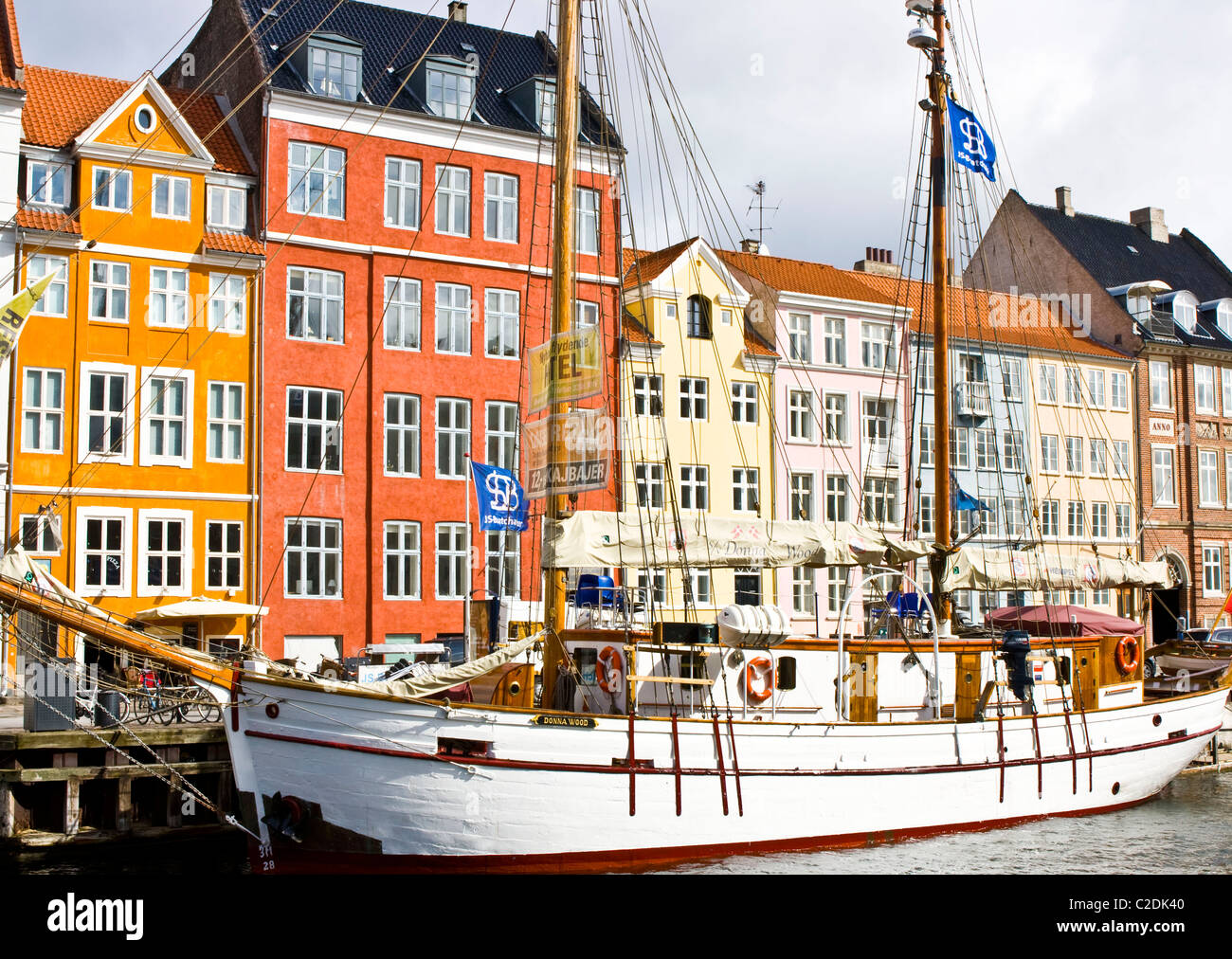 1600s boat hi-res stock photography and images - Alamy