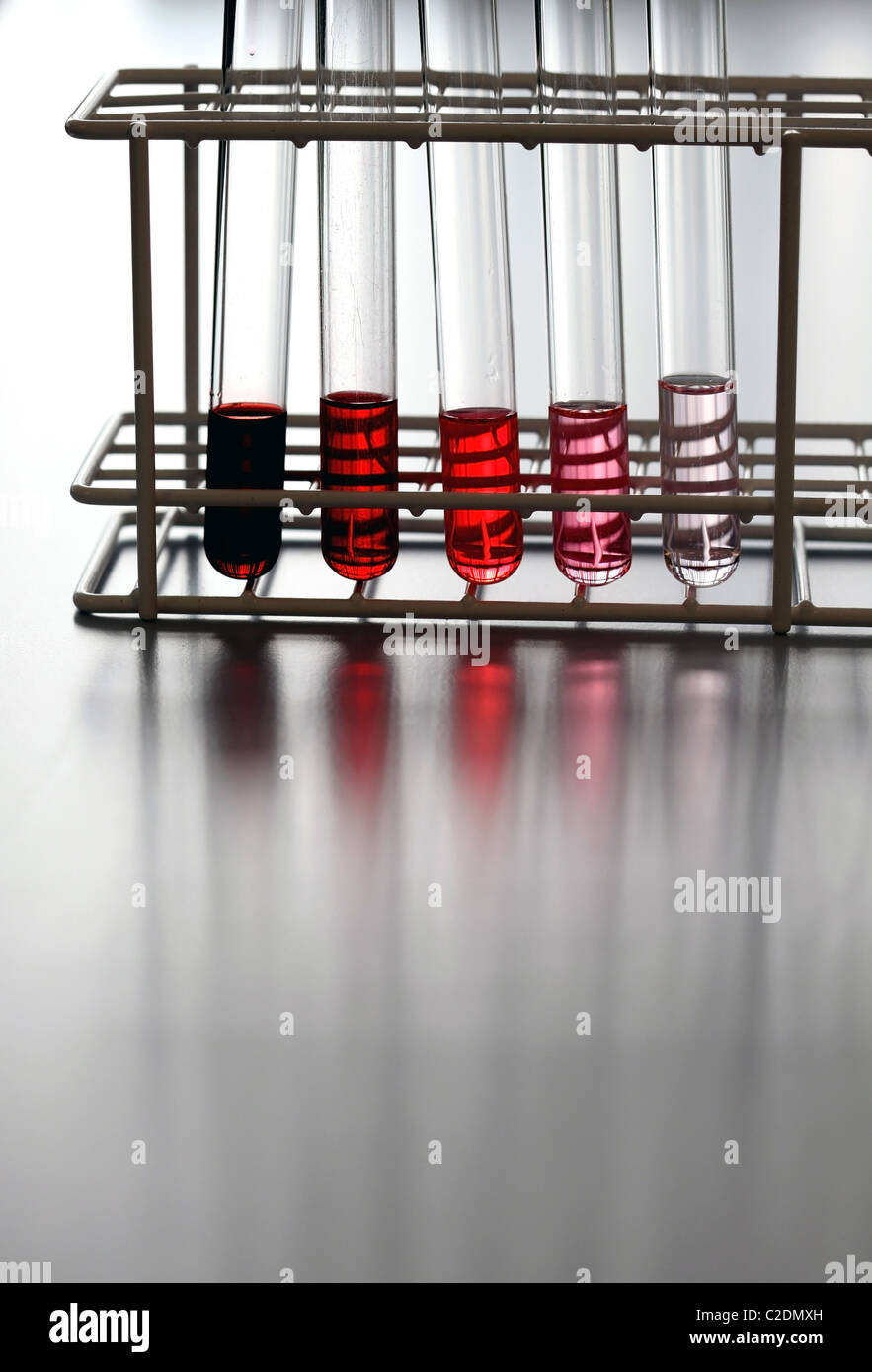 Test tube rack clear liquid hi-res stock photography and images - Alamy