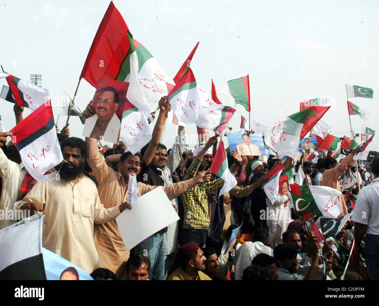 Muttehda qaumi movement mqm flags hi-res stock photography and images ...