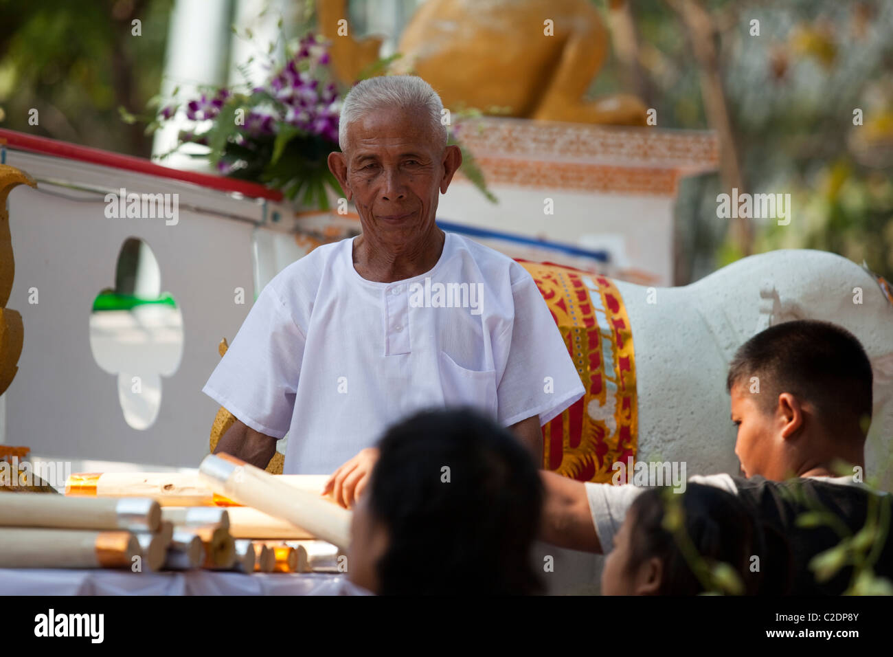 Old villager voluntary service on the great monk Krubakumbun Paphakaro ...