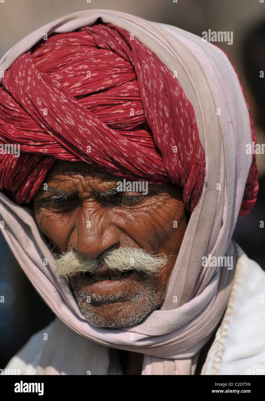 Faces of india hi-res stock photography and images - Alamy