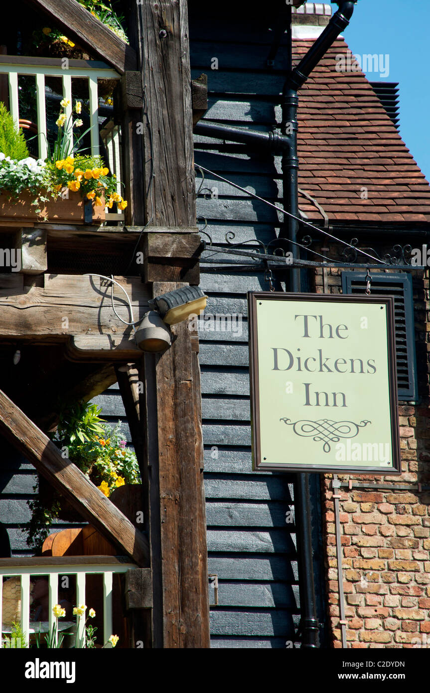 St katherines dock dickens inn hi-res stock photography and images - Alamy