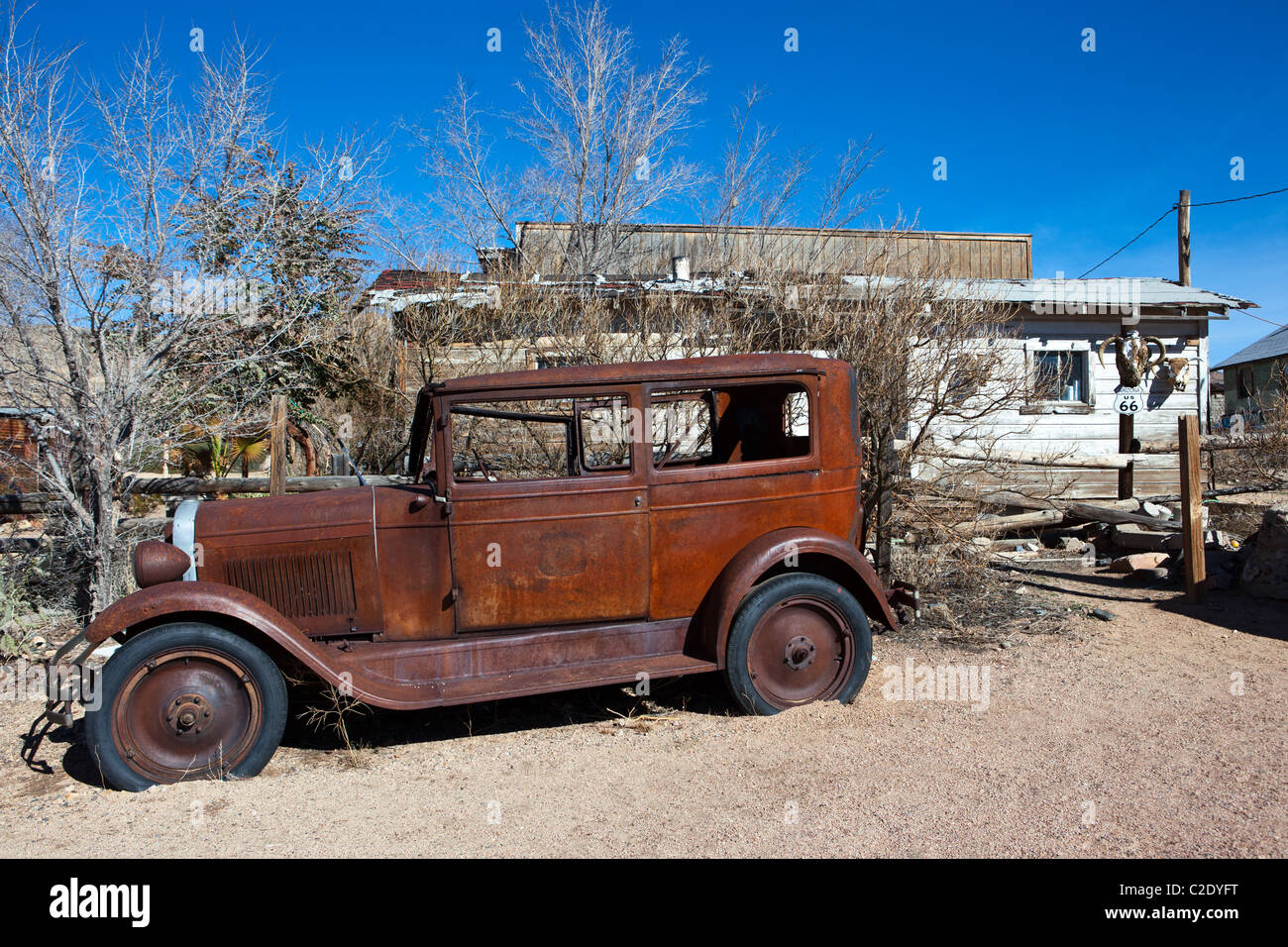 USA, Arizona, Route 66, old cars in the Mack Berry general store Stock ...