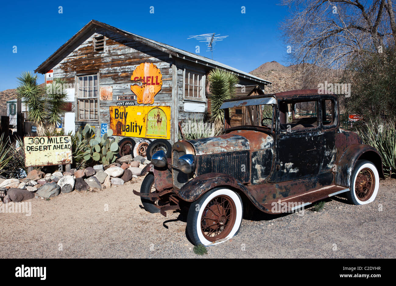USA, Arizona, Route 66, old cars in the Mack Berry general store Stock ...