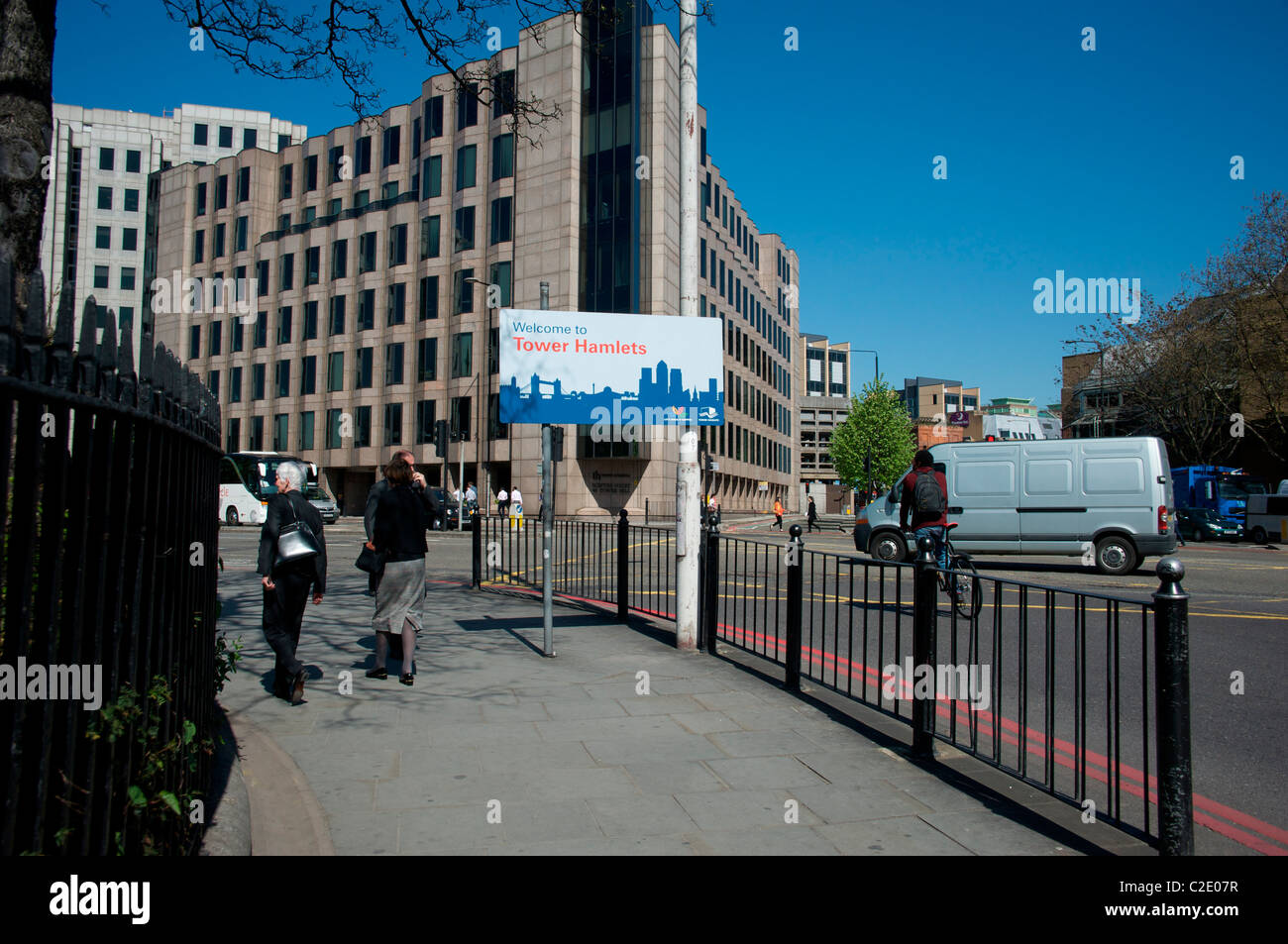 Tower Hamlets welcome sign near the Tower of London, England UK Stock ...