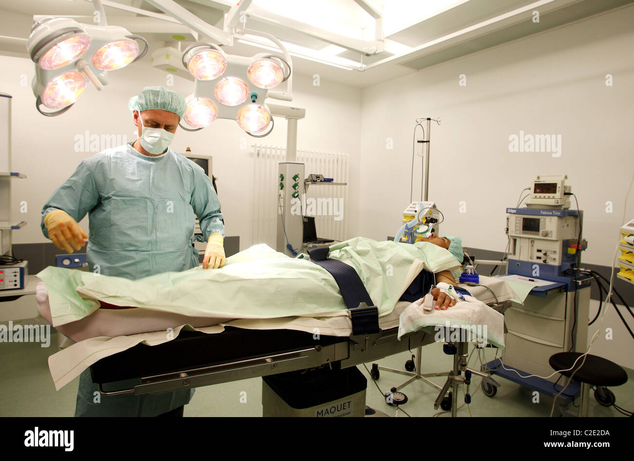 Military surgical tools hi-res stock photography and images - Alamy