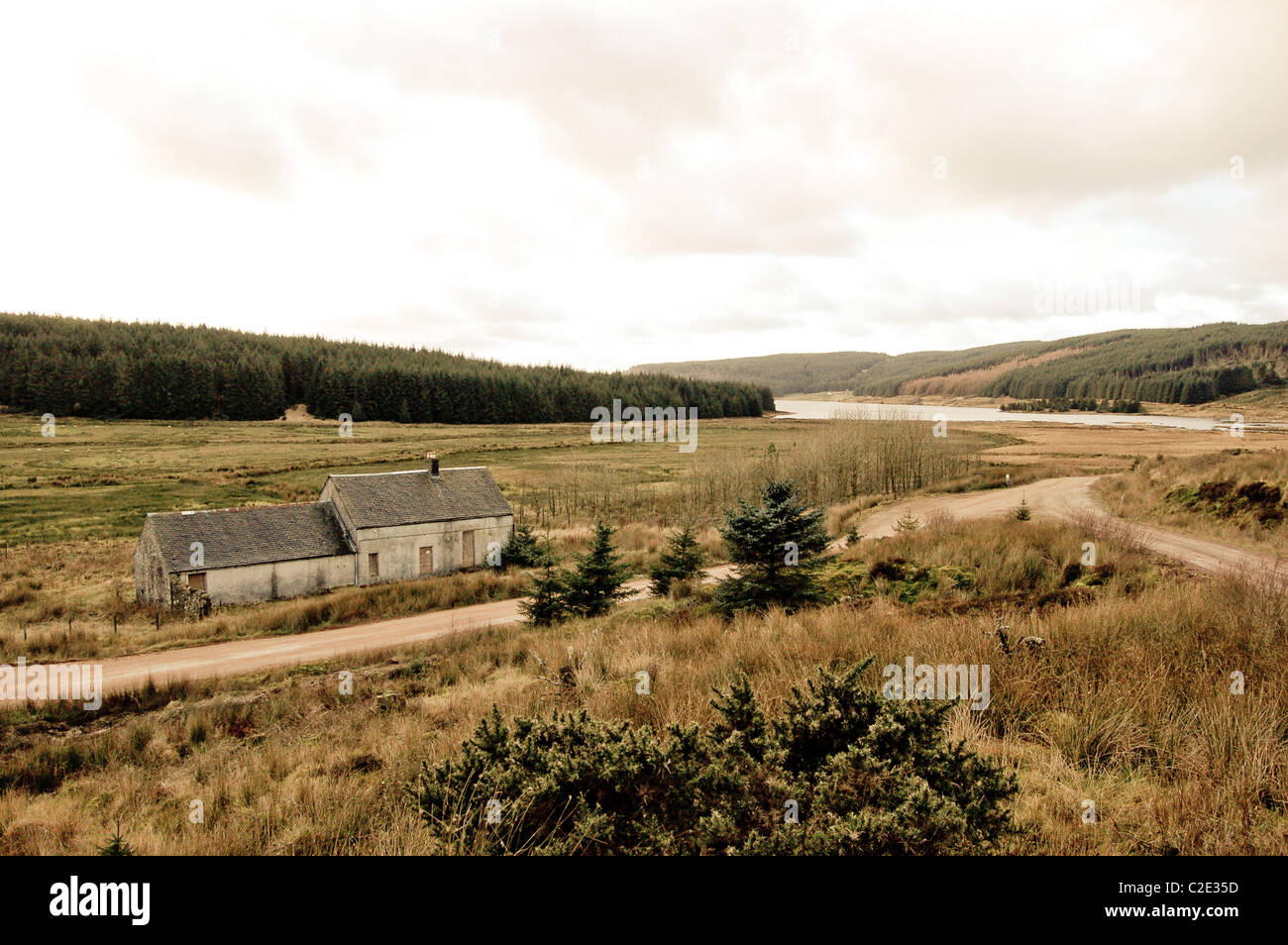 bothy in scottish highlands (© Alan Davidson Stock Photo - Alamy