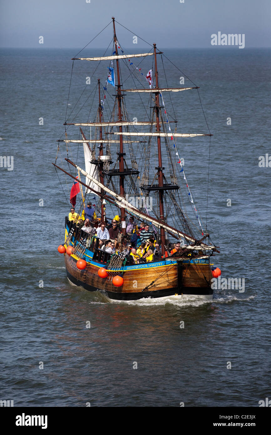Hm Bark Endeavour Deck View