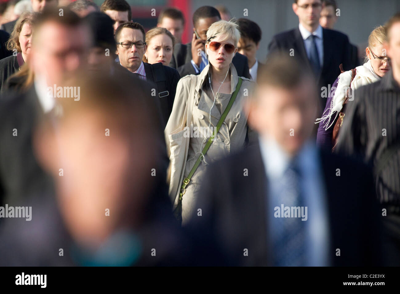 Commuters in rush hour, London Bridge, England, UK. Photo:Jeff Gilbert ...