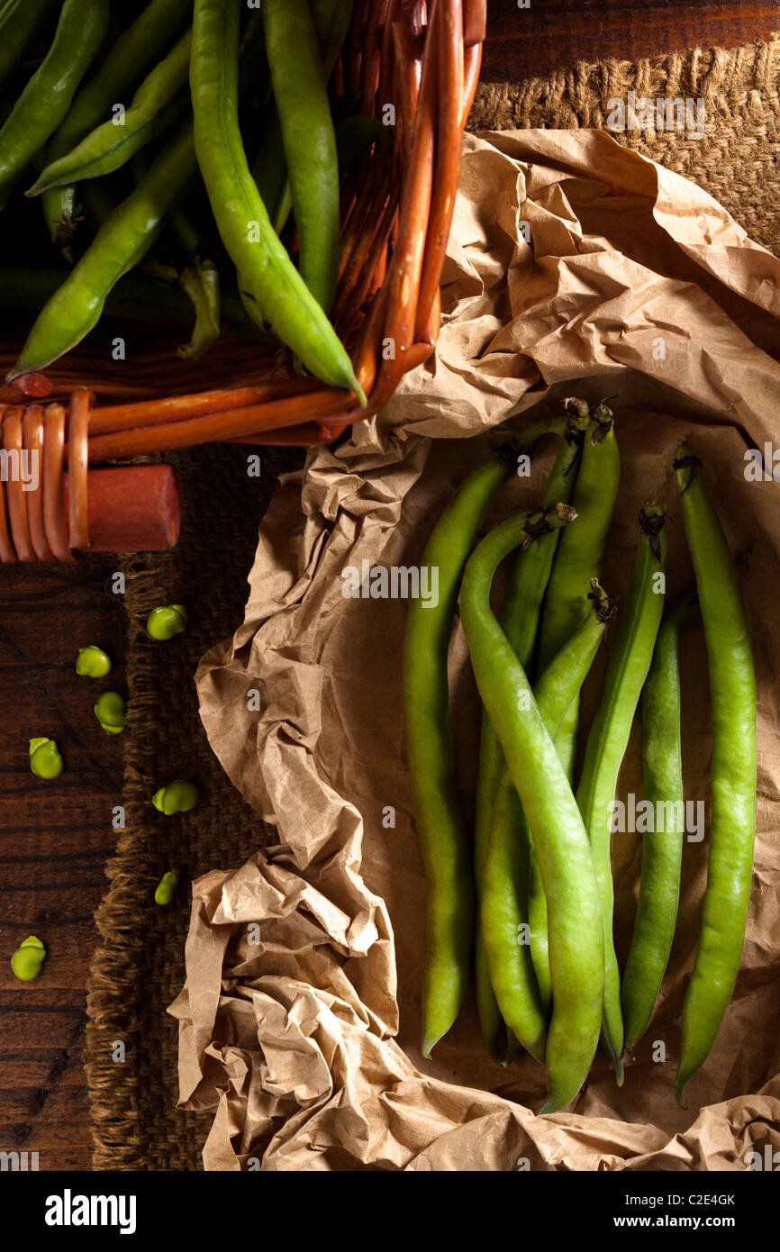 Broad beans hi-res stock photography and images - Alamy