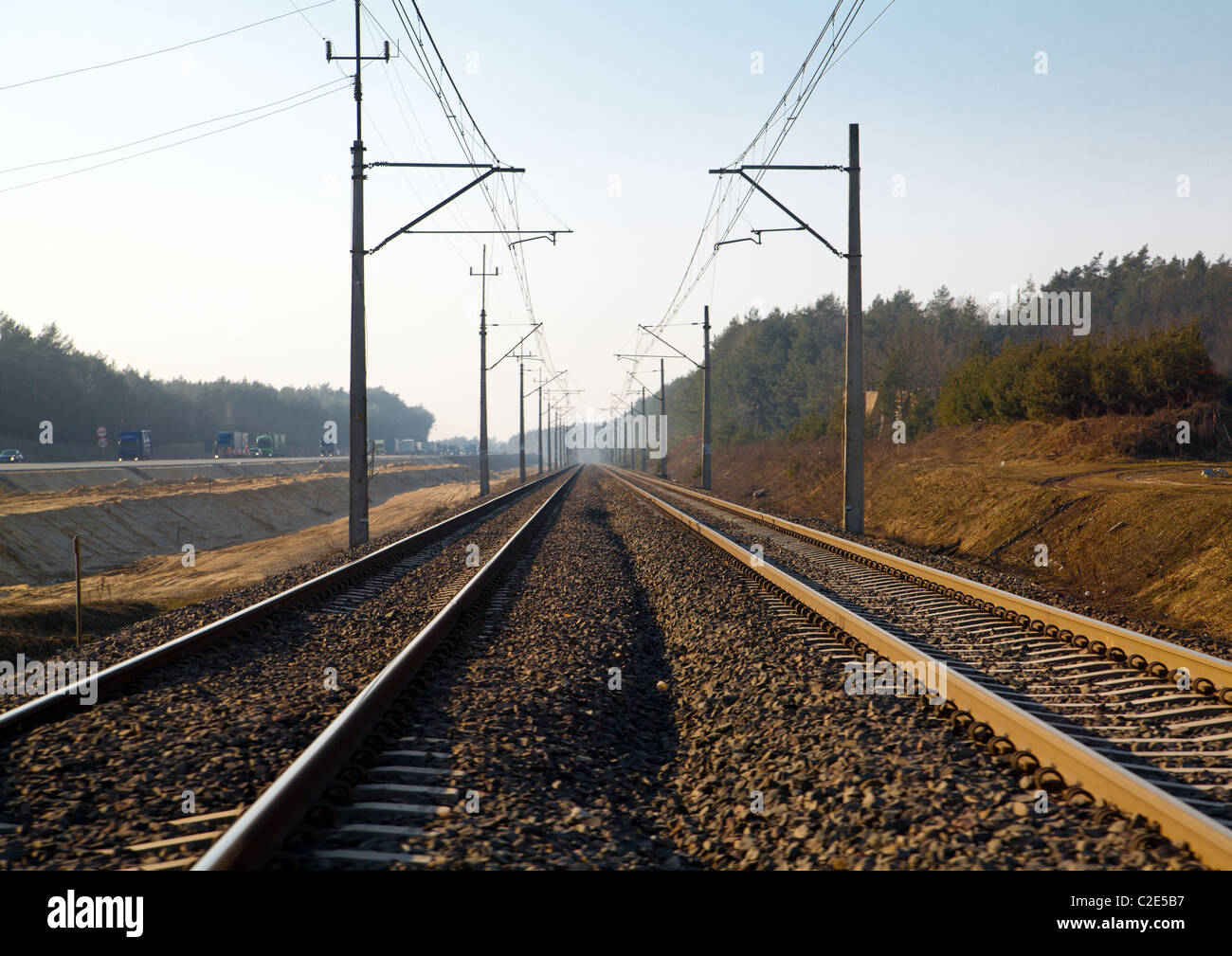 Train track rail overhead sleeper hi-res stock photography and images ...