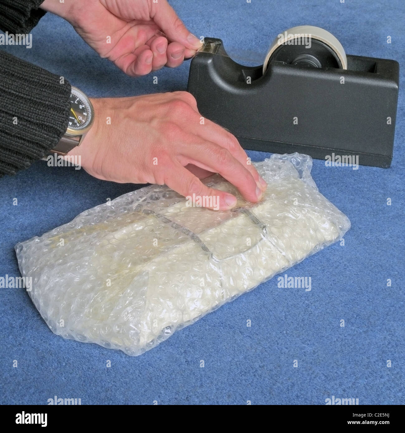 Person wrapped bubble wrap hi-res stock photography and images - Alamy Person wrapped bubble wrap hi-res stock photography and images - Alamy