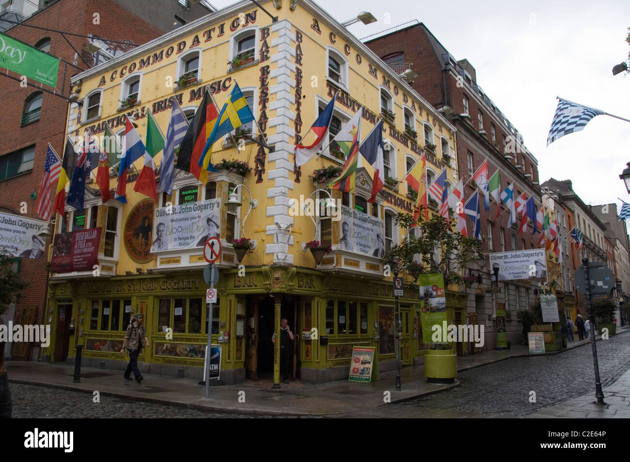 Traditional irish pub hi-res stock photography and images - Alamy
