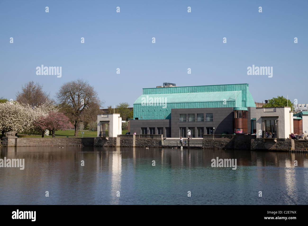 Nottingham trent university students hi-res stock photography and ...