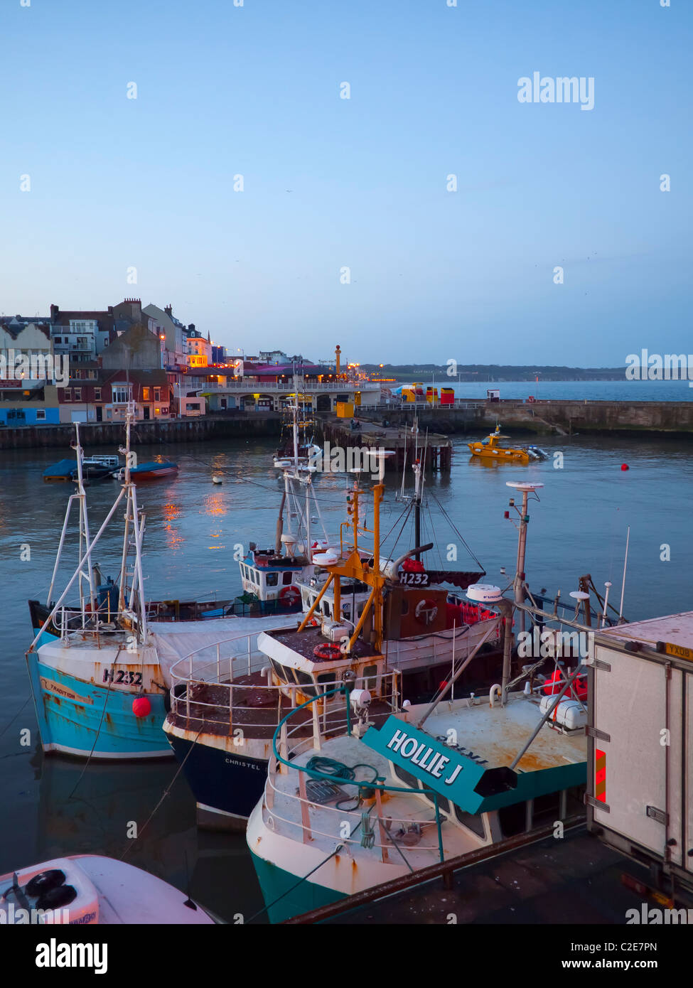 Fishing boat bridlington harbour hi-res stock photography and images ...