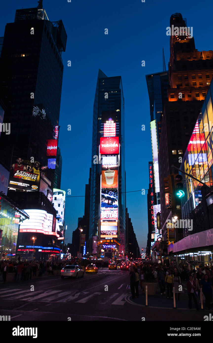 Times square billboard hi-res stock photography and images - Alamy
