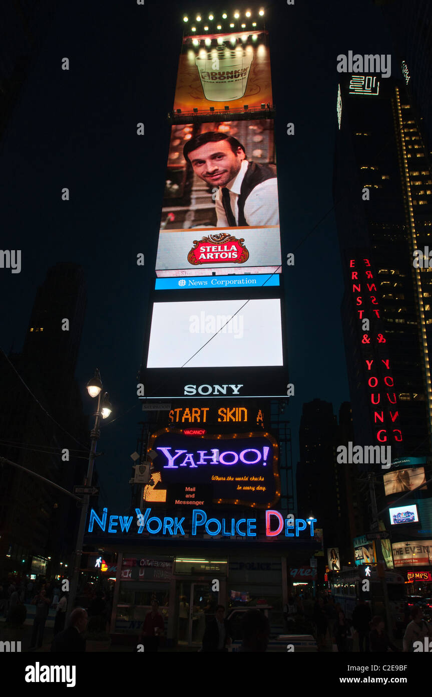 Samsung billboard hi-res stock photography and images - Alamy