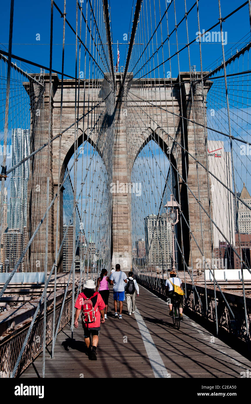 Brooklyn bridge from manhattan side hi-res stock photography and images ...