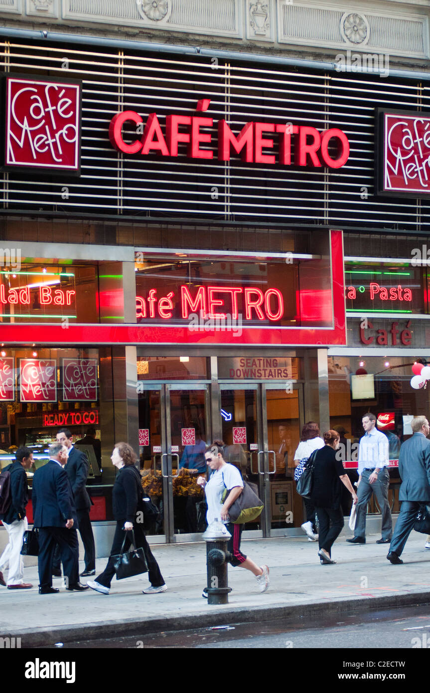 Cafe Metro bar and restaurant, Manhattan, new York City, USA Stock ...