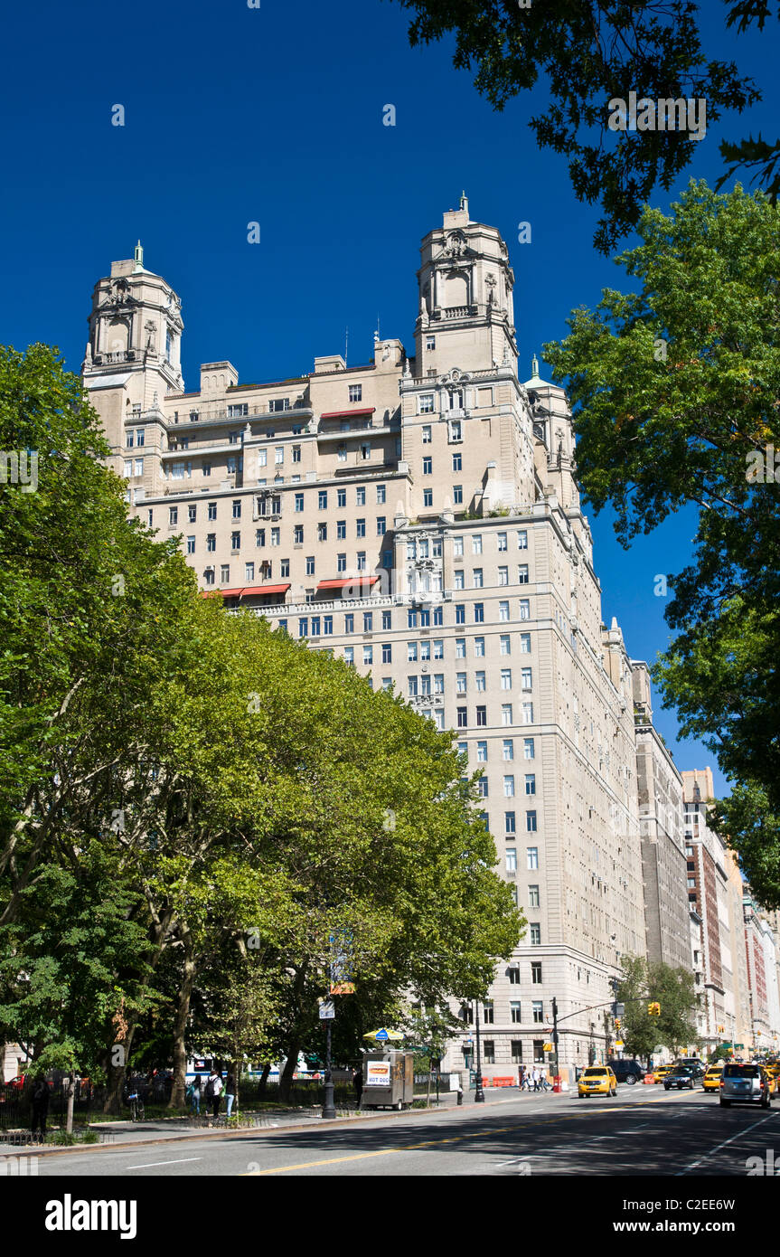 The Beresford, a 23-floor apartment building at 211 Central Park West ...