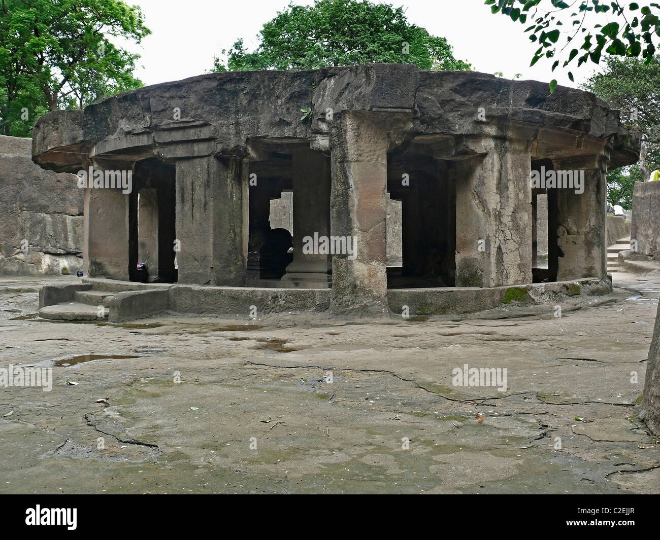 Cave temple shiva maharashtra hi-res stock photography and images - Alamy
