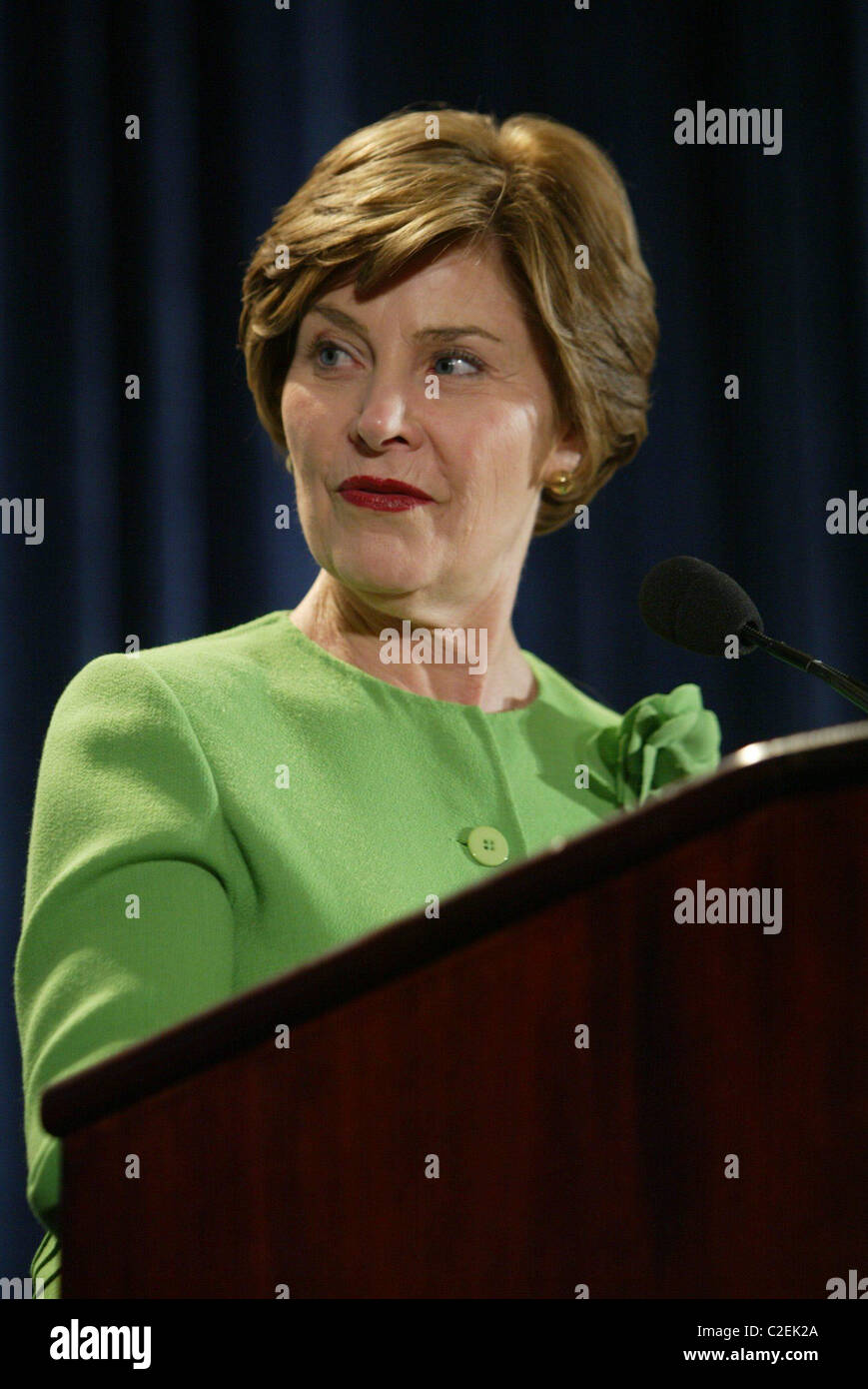Laura bush literacy hi-res stock photography and images - Alamy