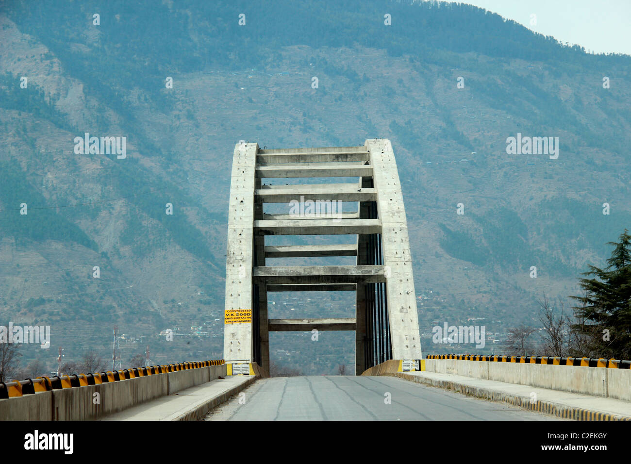 Concrete Bridge India Stock Photos & Concrete Bridge India Stock Images ...