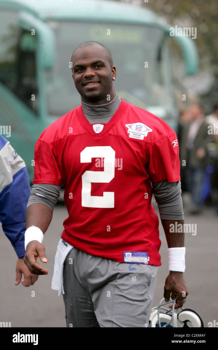 Anthony Wright New York Giants train at the Chelsea Football Club's ...