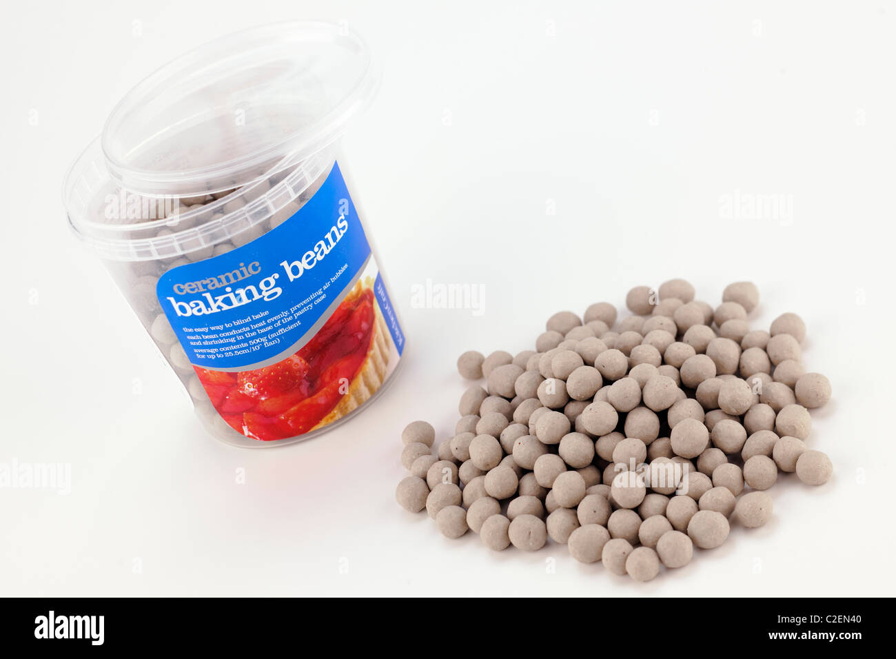 Tub of beans hi-res stock photography and images - Alamy