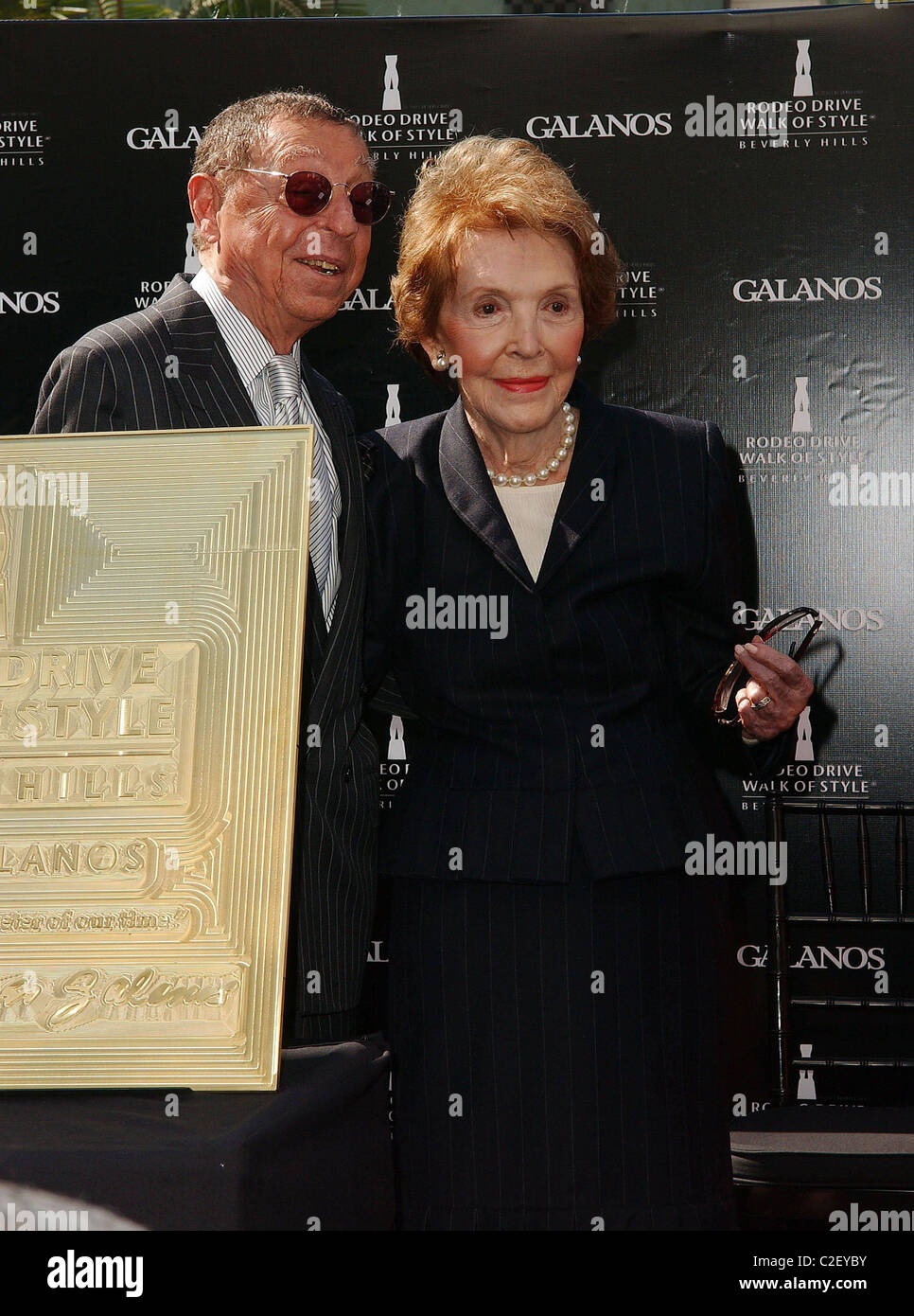 James galanos nancy reagan hi-res stock photography and images - Alamy