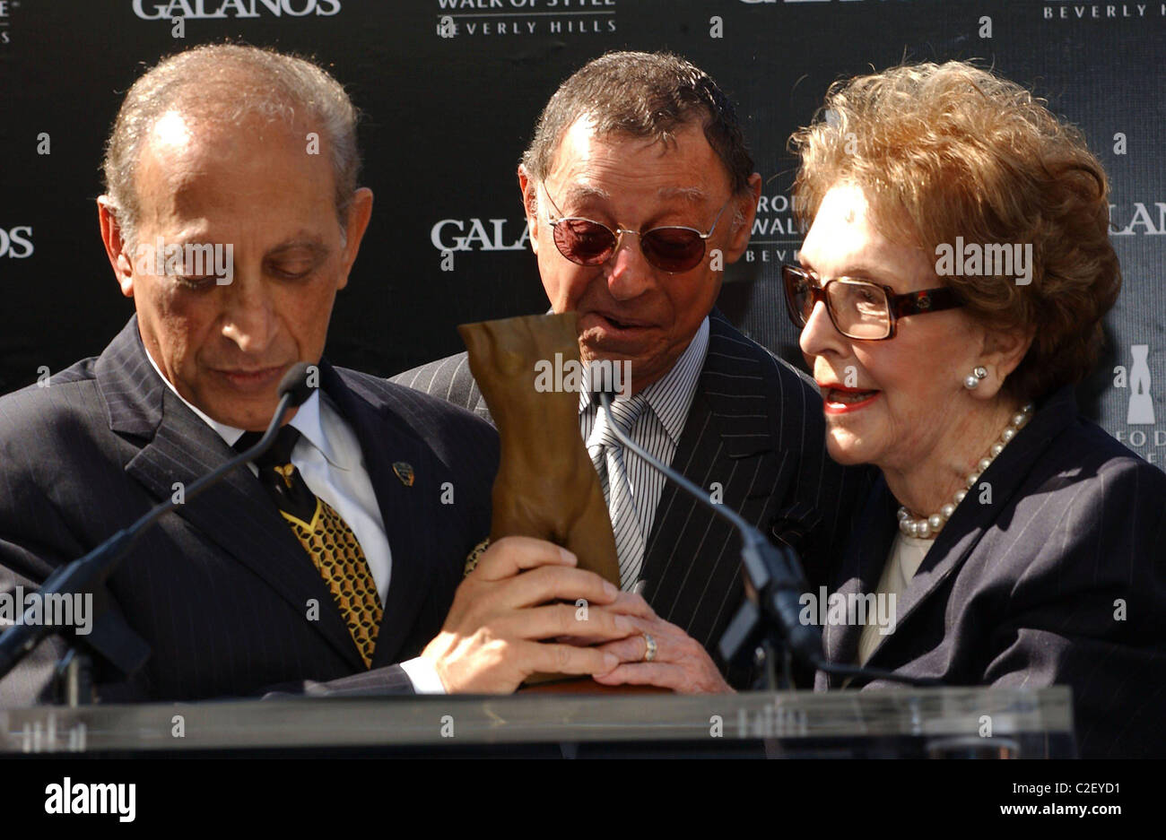 James galanos nancy reagan hi-res stock photography and images - Alamy