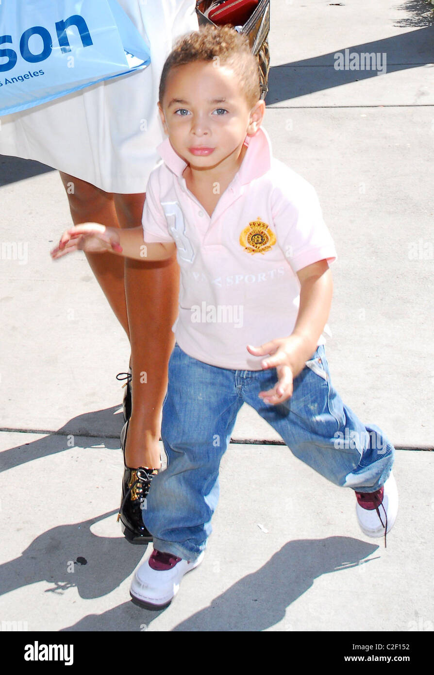 Daniel Julez Jay Smith Solange Knowles takes her son Daniel Julez Jay ... Daniel Julez Jay Smith Solange Knowles takes her son Daniel Julez Jay ...
