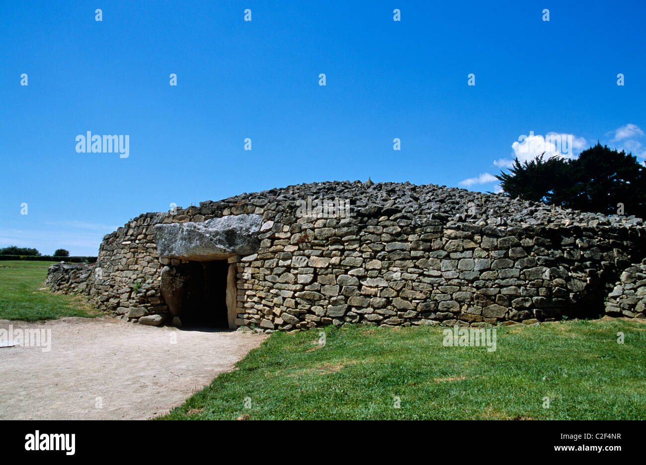 Tables des marchants hi-res stock photography and images - Alamy