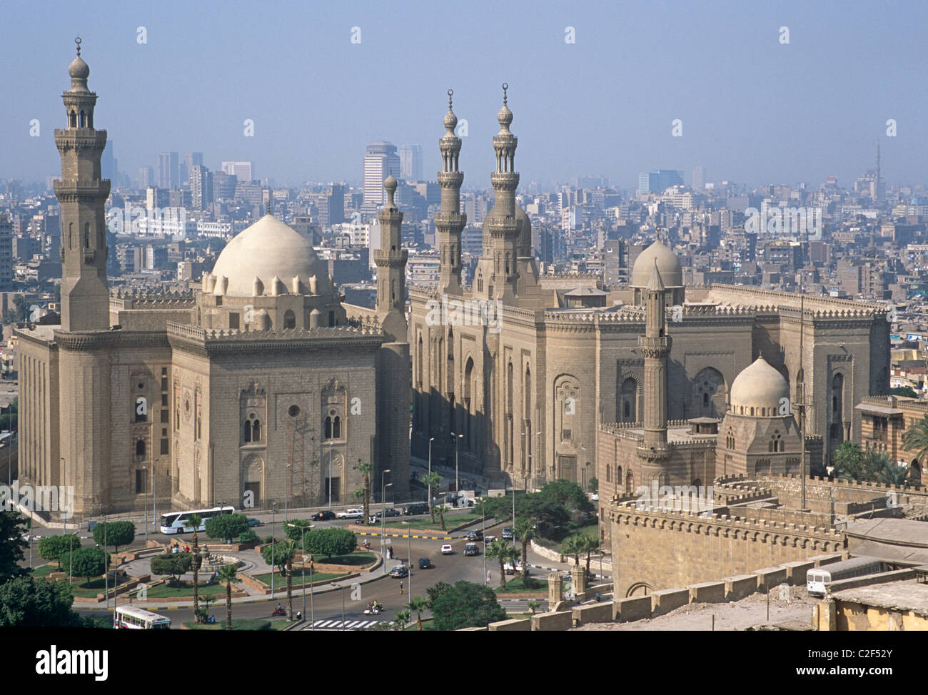 Towers mosque cairo egypt hi-res stock photography and images - Alamy
