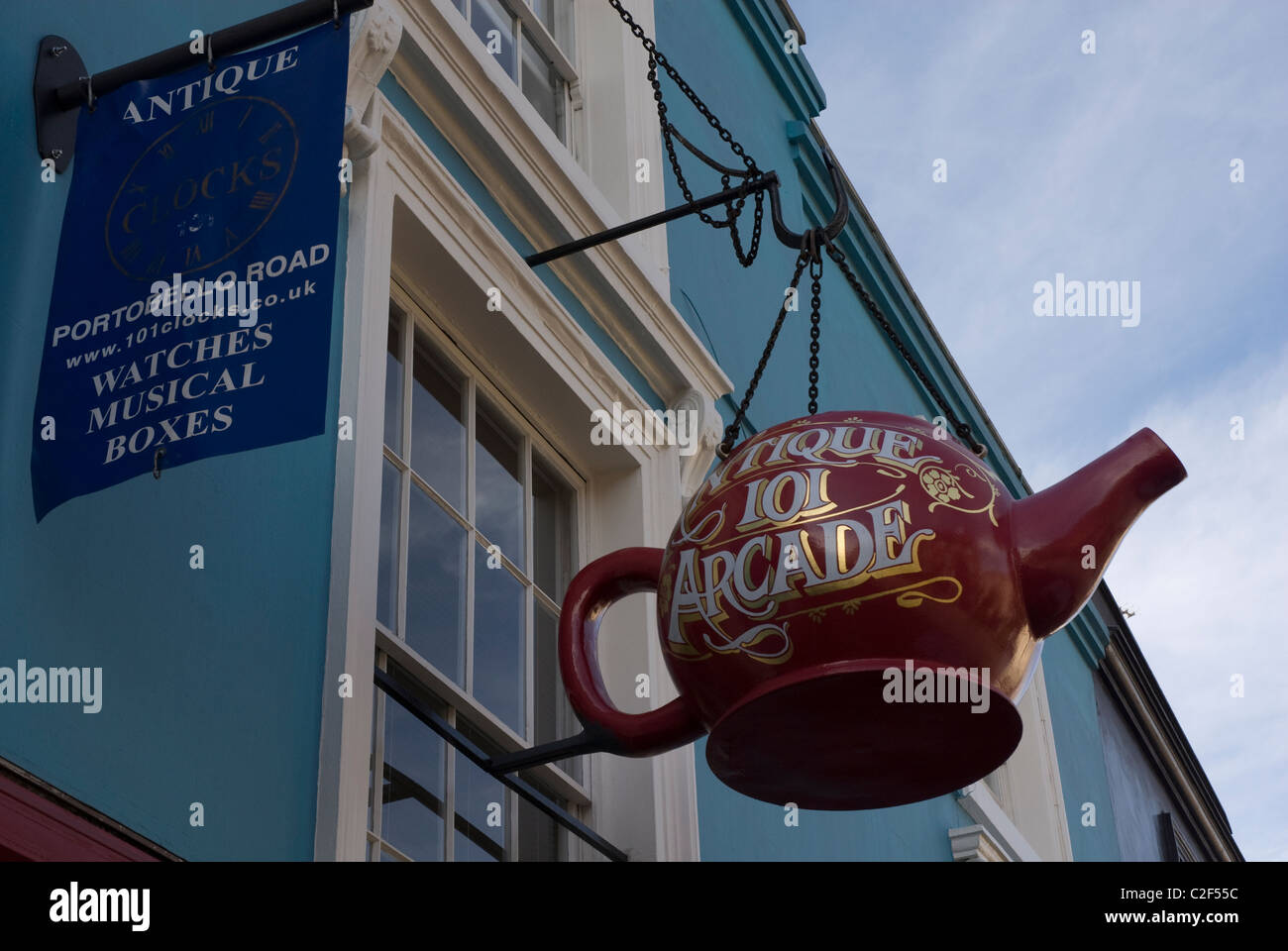 Shop sign in the shape of a teapot Portobello Road London W11, England ...