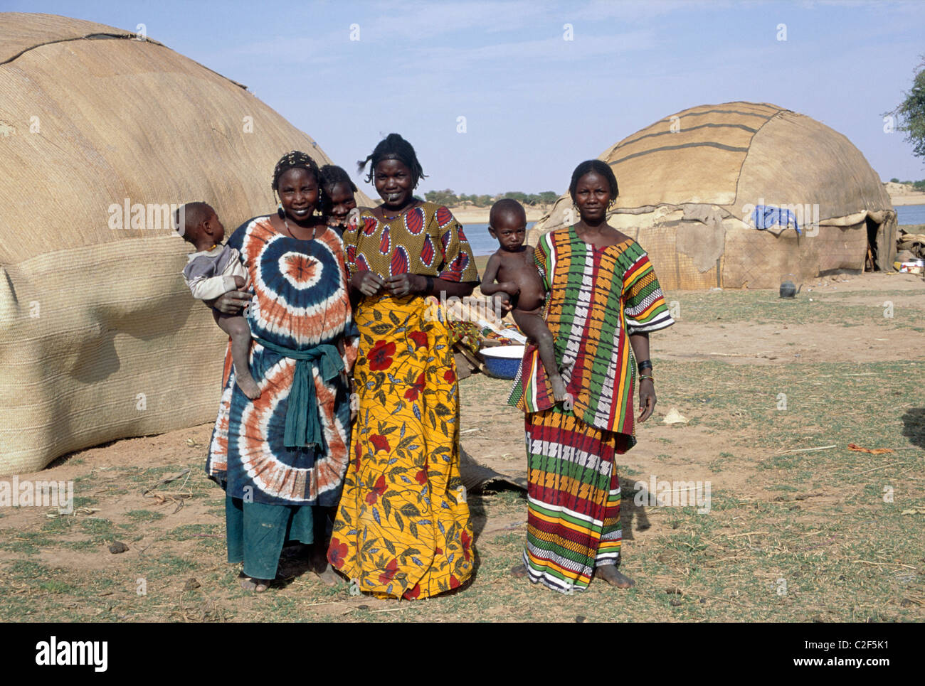 Mali family material hi-res stock photography and images - Alamy