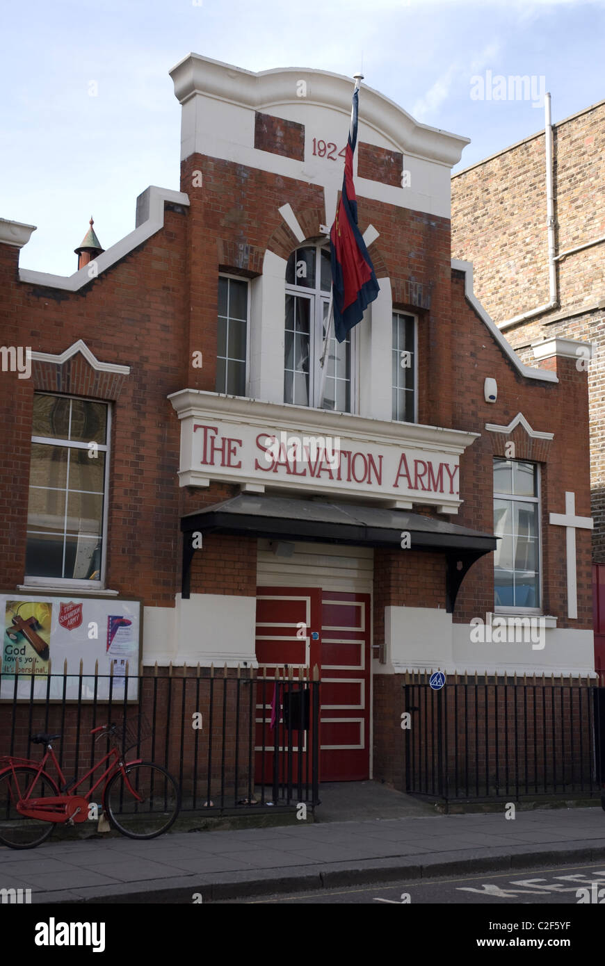 Salvation army building hi-res stock photography and images - Alamy