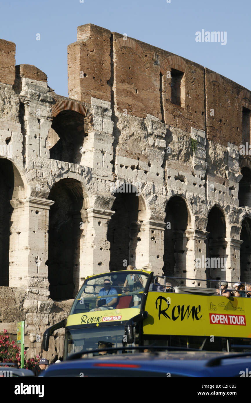 the colosseum coliseum amphitheatre wall facade, rome Stock Photo - Alamy