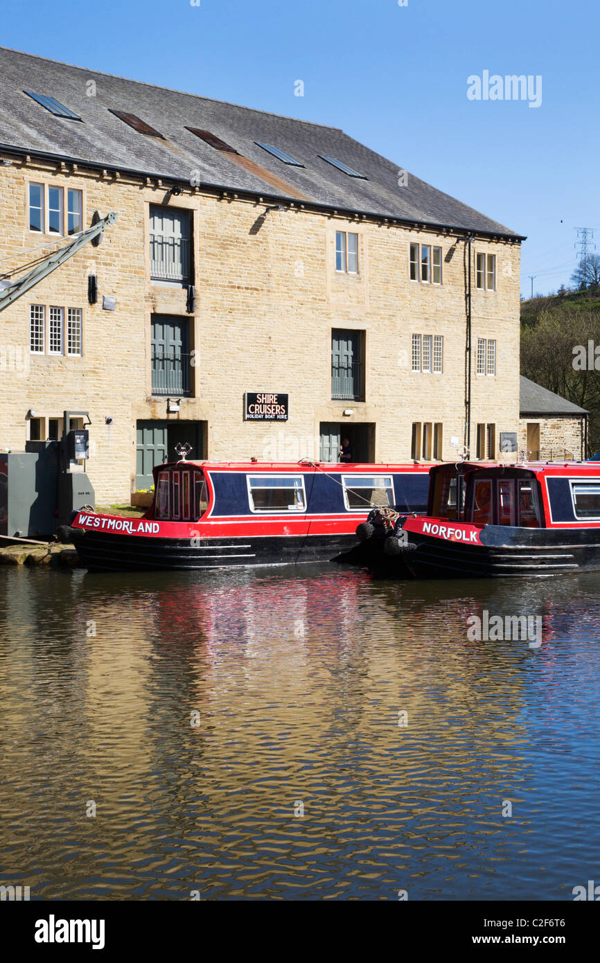 Narrowboat hire hi-res stock photography and images - Alamy