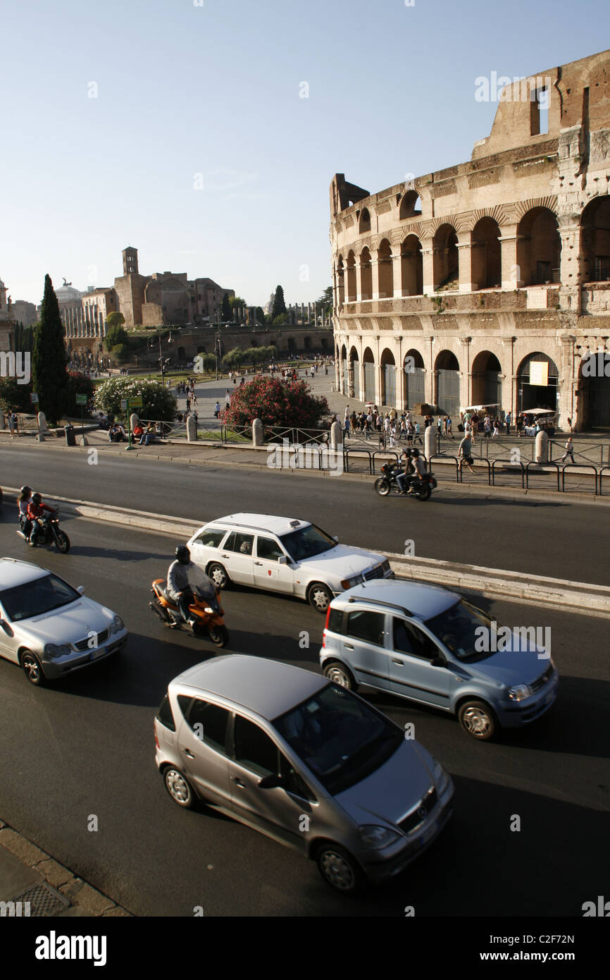 the colosseum coliseum amphitheatre wall facade, rome Stock Photo - Alamy