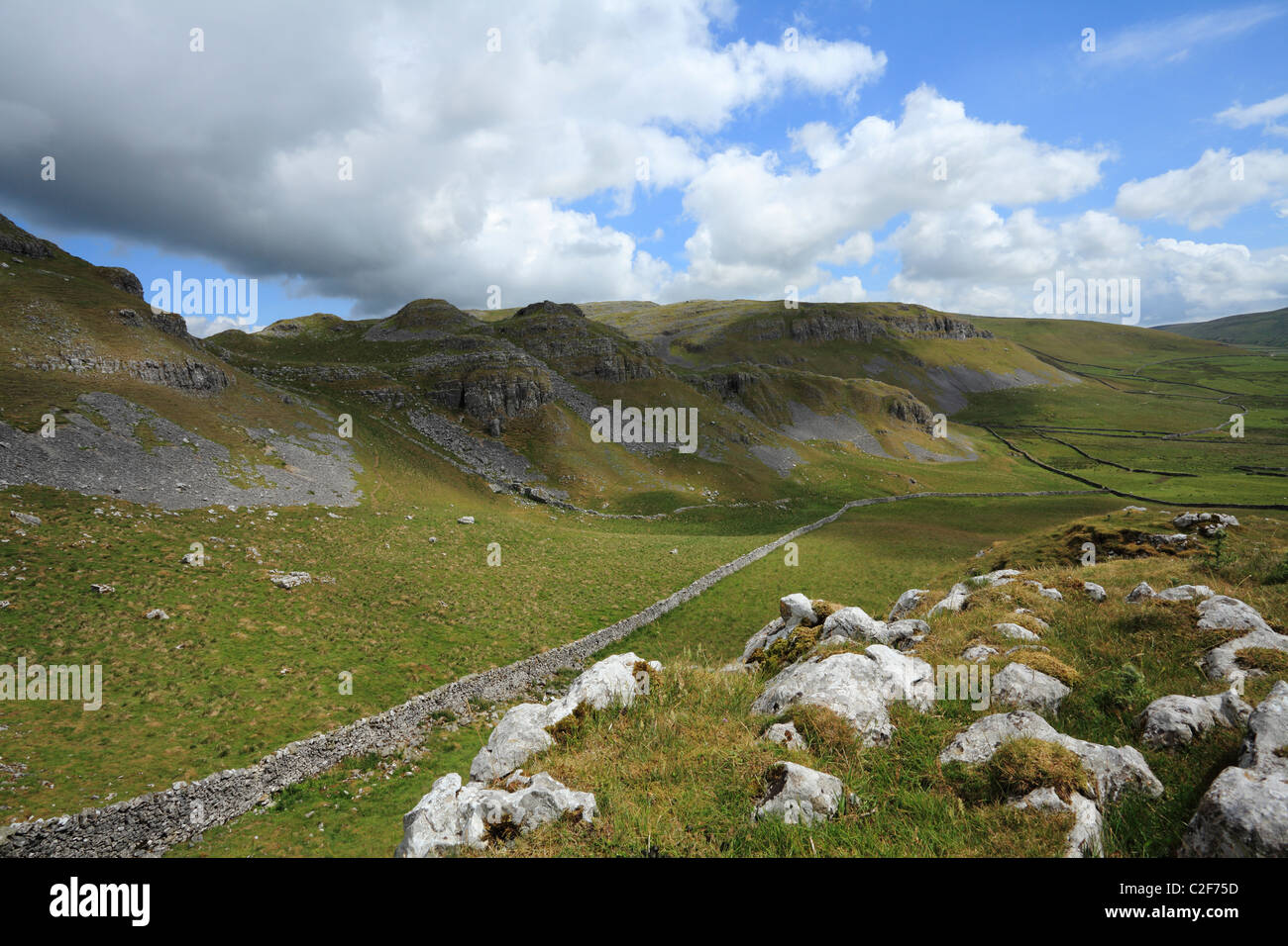 The Attermire Scar in the Yorkshire dales Stock Photo - Alamy