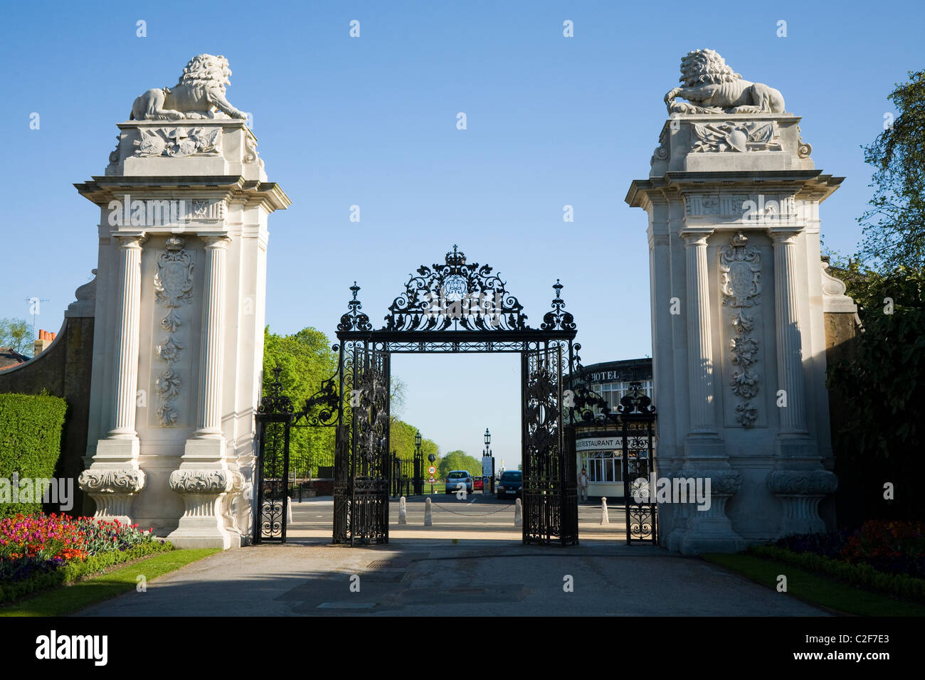 Back view of the Lion Gate entrance of Hampton Court Palace, looking ...