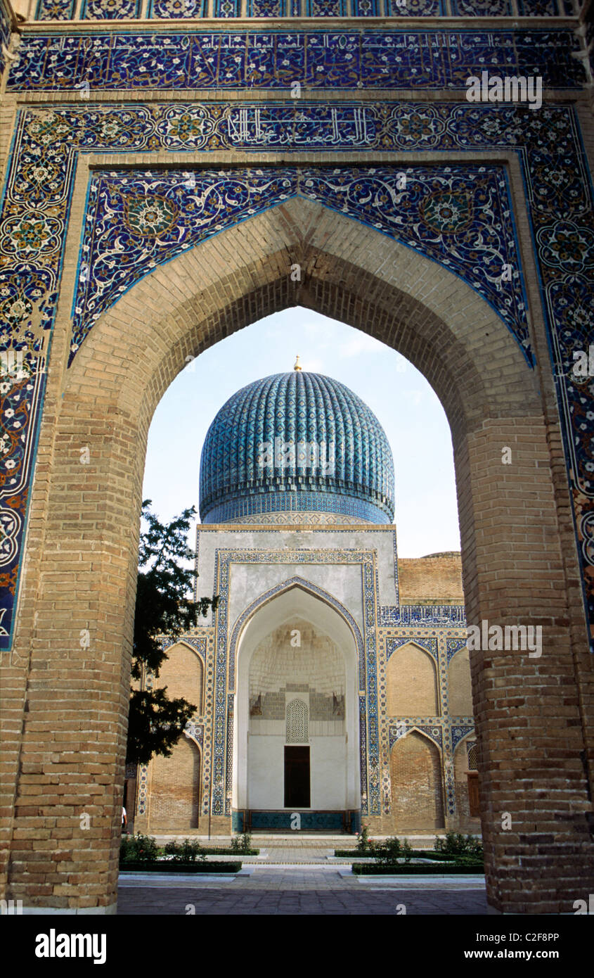 Samarkand crafts hi-res stock photography and images - Alamy