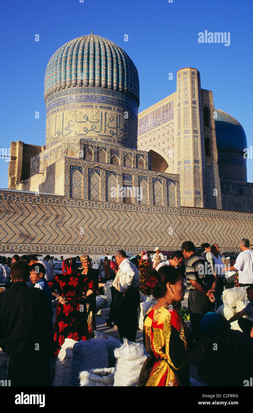 Samarkand crafts hi-res stock photography and images - Alamy
